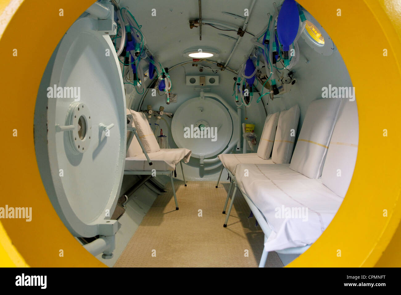 Hyperbaric oxygen therapy Banque de photographies et d’images à haute ...