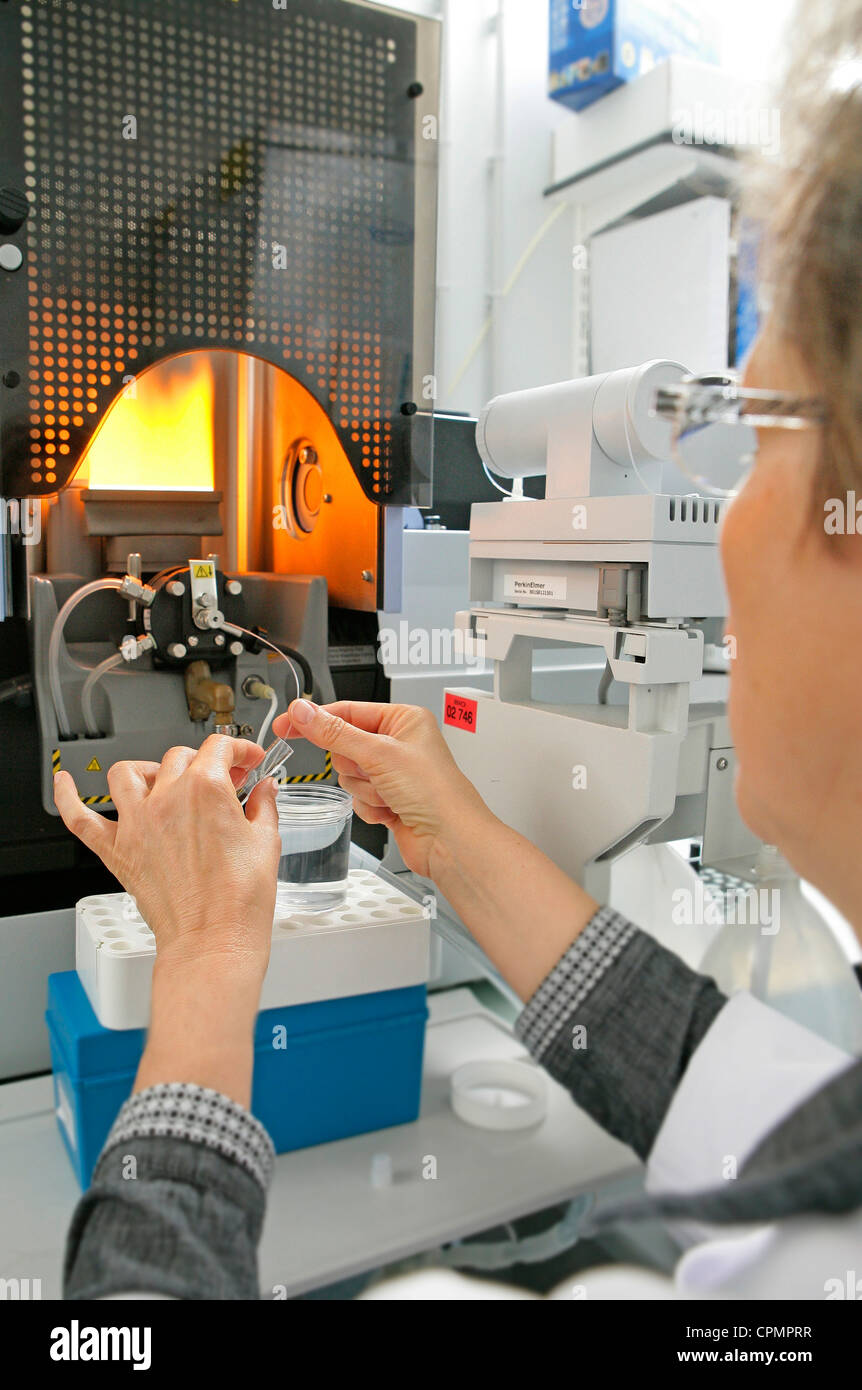 Spectroscopie de flamme Banque de photographies et d’images à haute résolution - Alamy