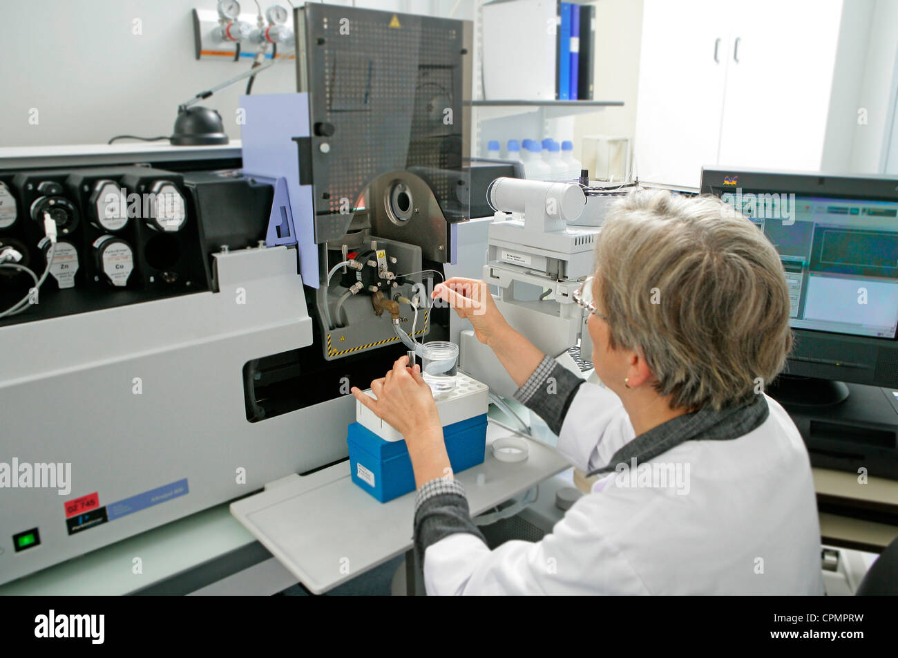 Spectroscopie de flamme Banque de photographies et d’images à haute résolution - Alamy