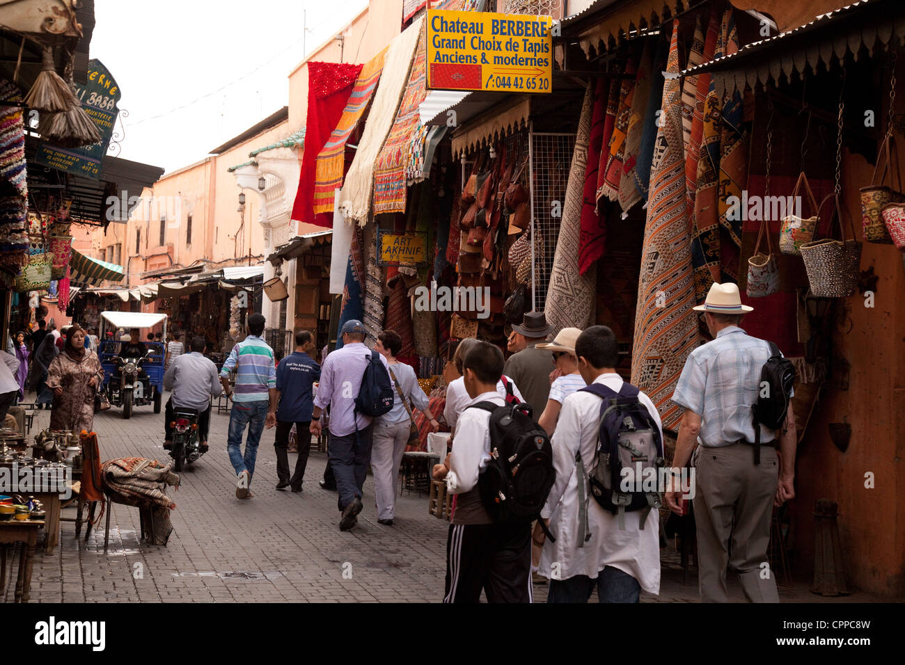 Scène de rue marocaine Banque de photographies et d’images à haute ...