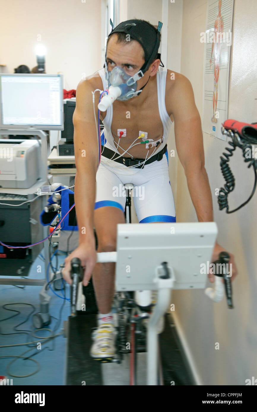 La respiration, TEST DE PUISSANCE Photo Stock - Alamy