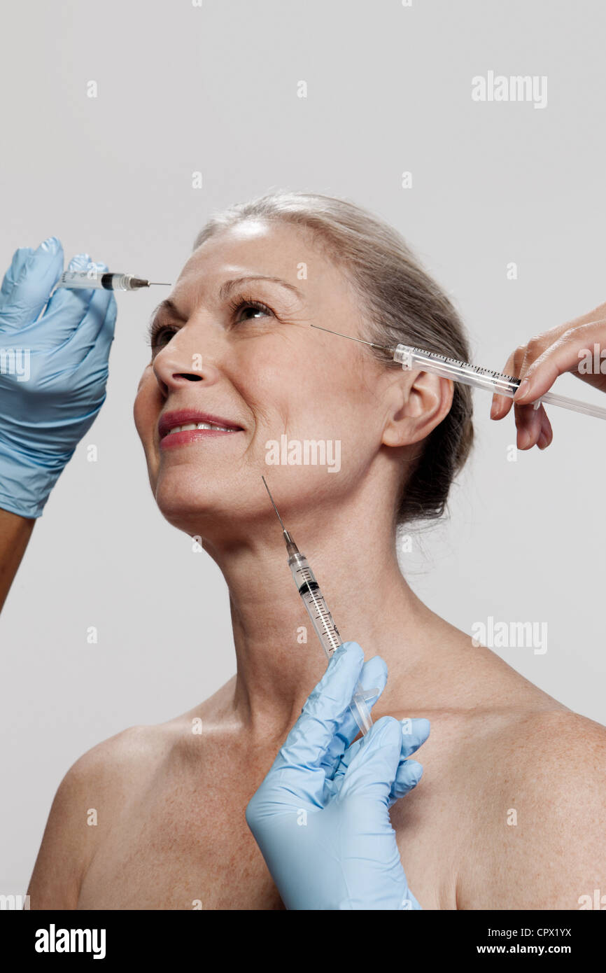 Injections de neurotoxines Banque de photographies et d’images à haute ...