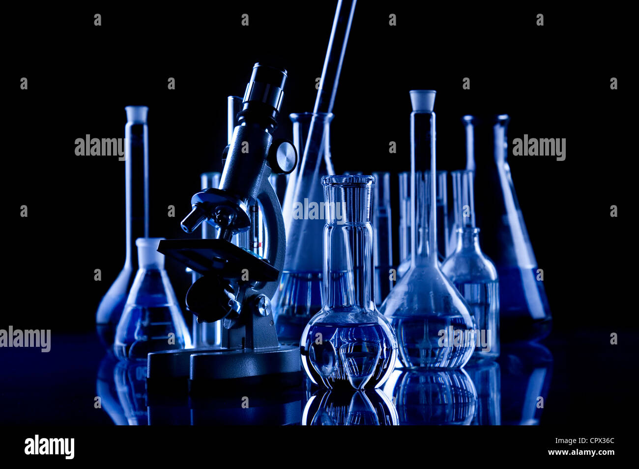 Verrerie De Laboratoire Chimique Banque d'image et photos - Alamy