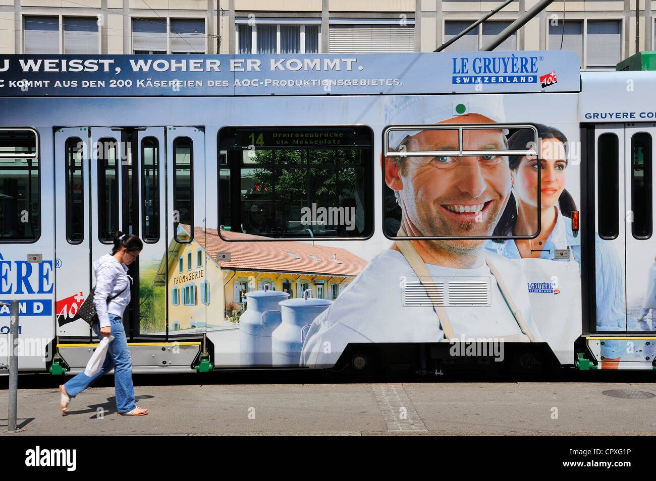 Tram suisse Banque de photographies et d’images à haute résolution - Alamy