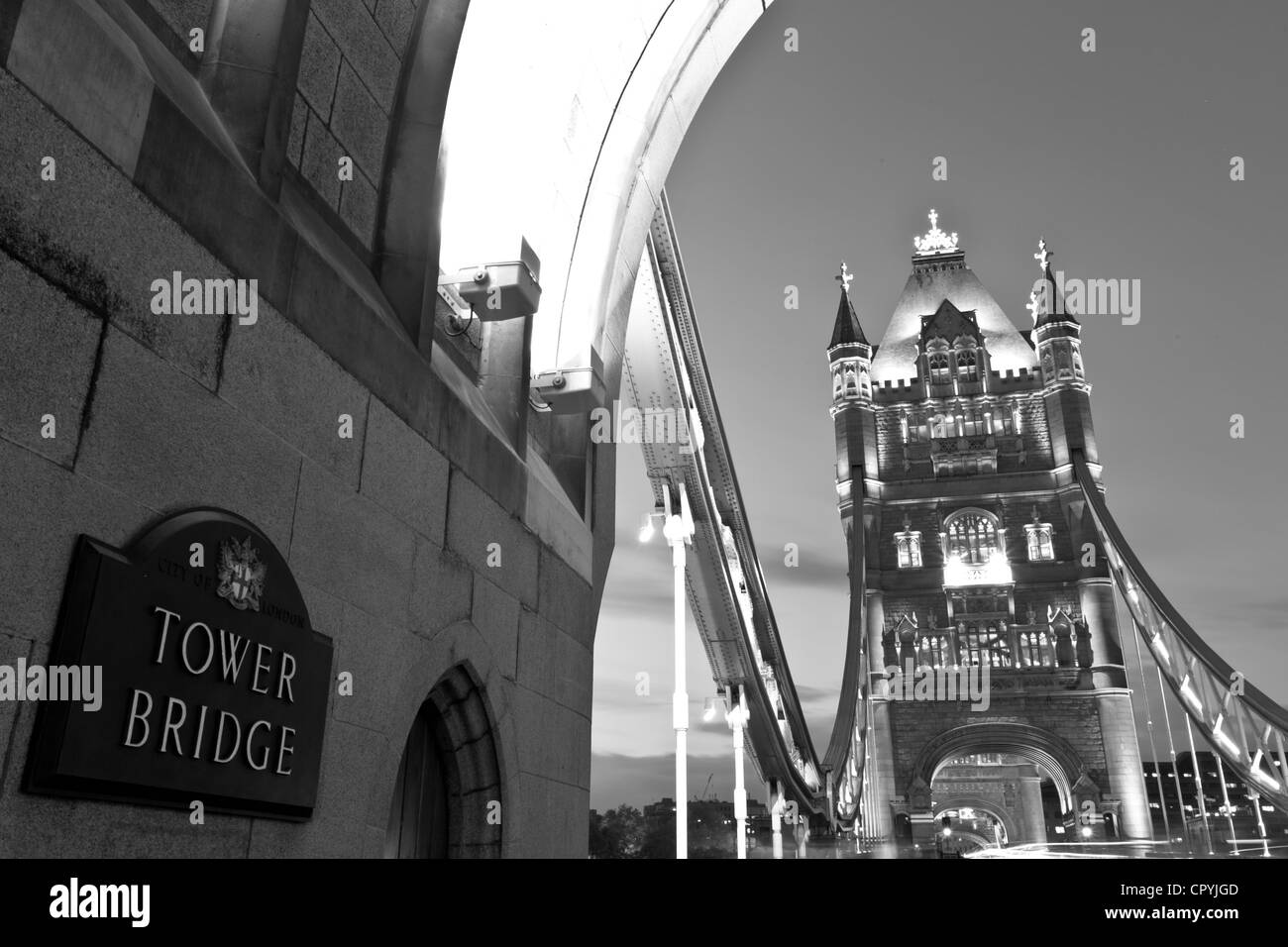 Tower Bridge, tourné de nuit Photo Stock - Alamy