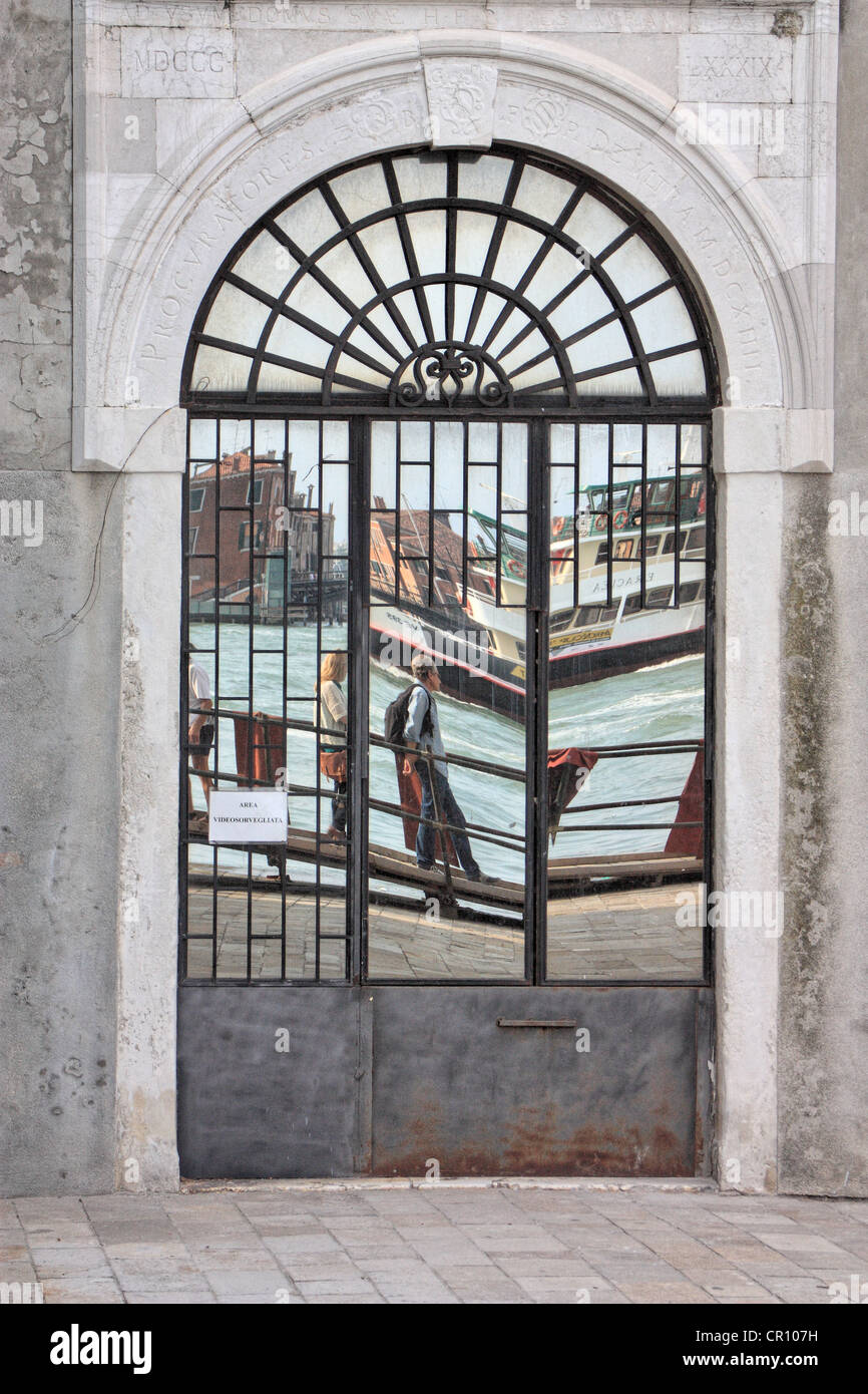 Venetian doors Banque de photographies et d’images à haute résolution ...