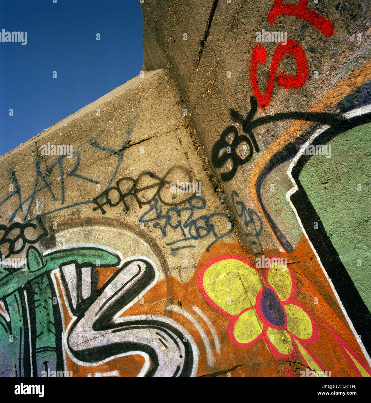 Graffiti sur la Seconde Guerre mondiale bunker Photo Stock - Alamy