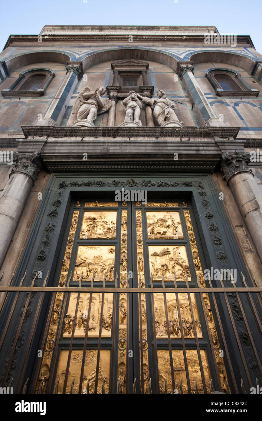 Porta del Paradiso de la Cathédrale de Duomo Photo Stock - Alamy