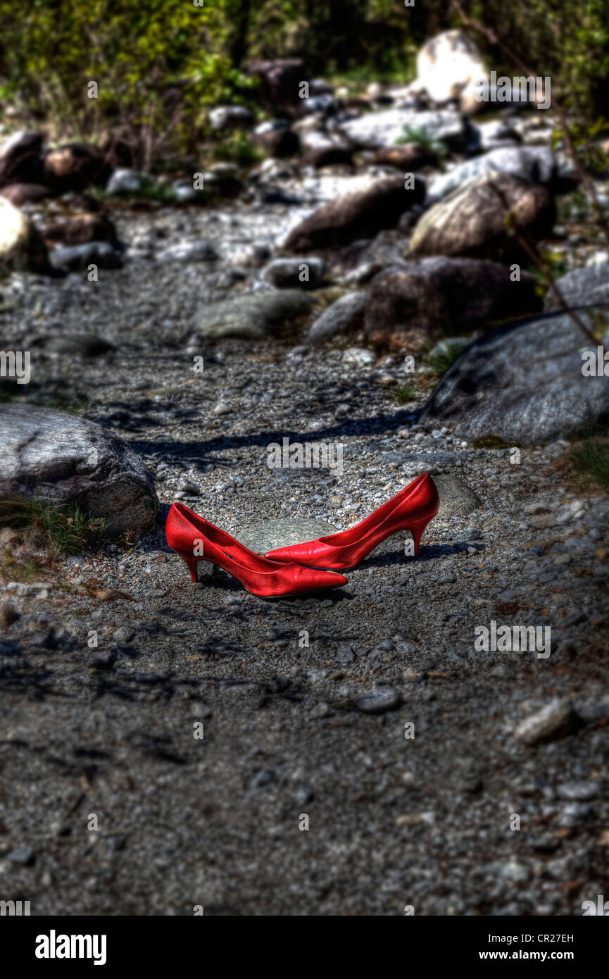 Chaussures rouges à talons hauts Banque de photographies et d’images à ...