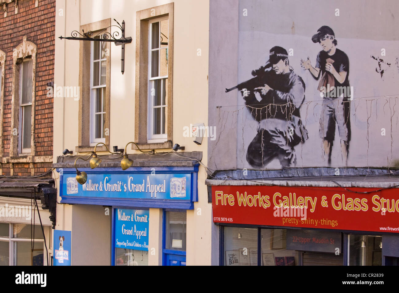 Police sniper tel que décrit par l'artiste graffiti Banksy dans Maudlin ...
