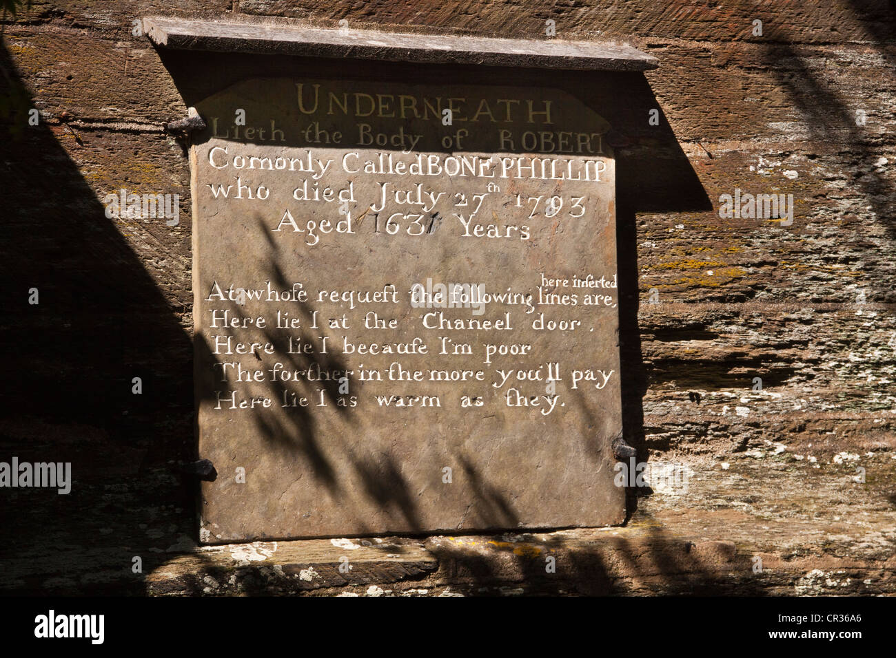 The parish church of st edmund in kingsbridge Banque de photographies ...