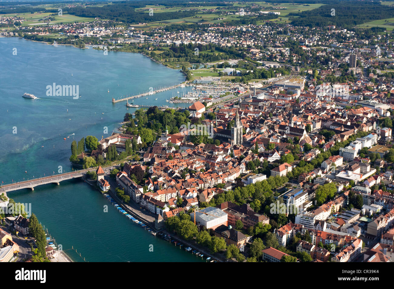 Vue aérienne, centre historique de la ville de Constance avec la trémie ...