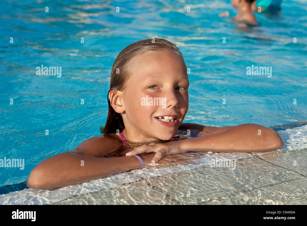 France Corse Du Sud Jeune Fille à La Piscine Photo Stock Alamy