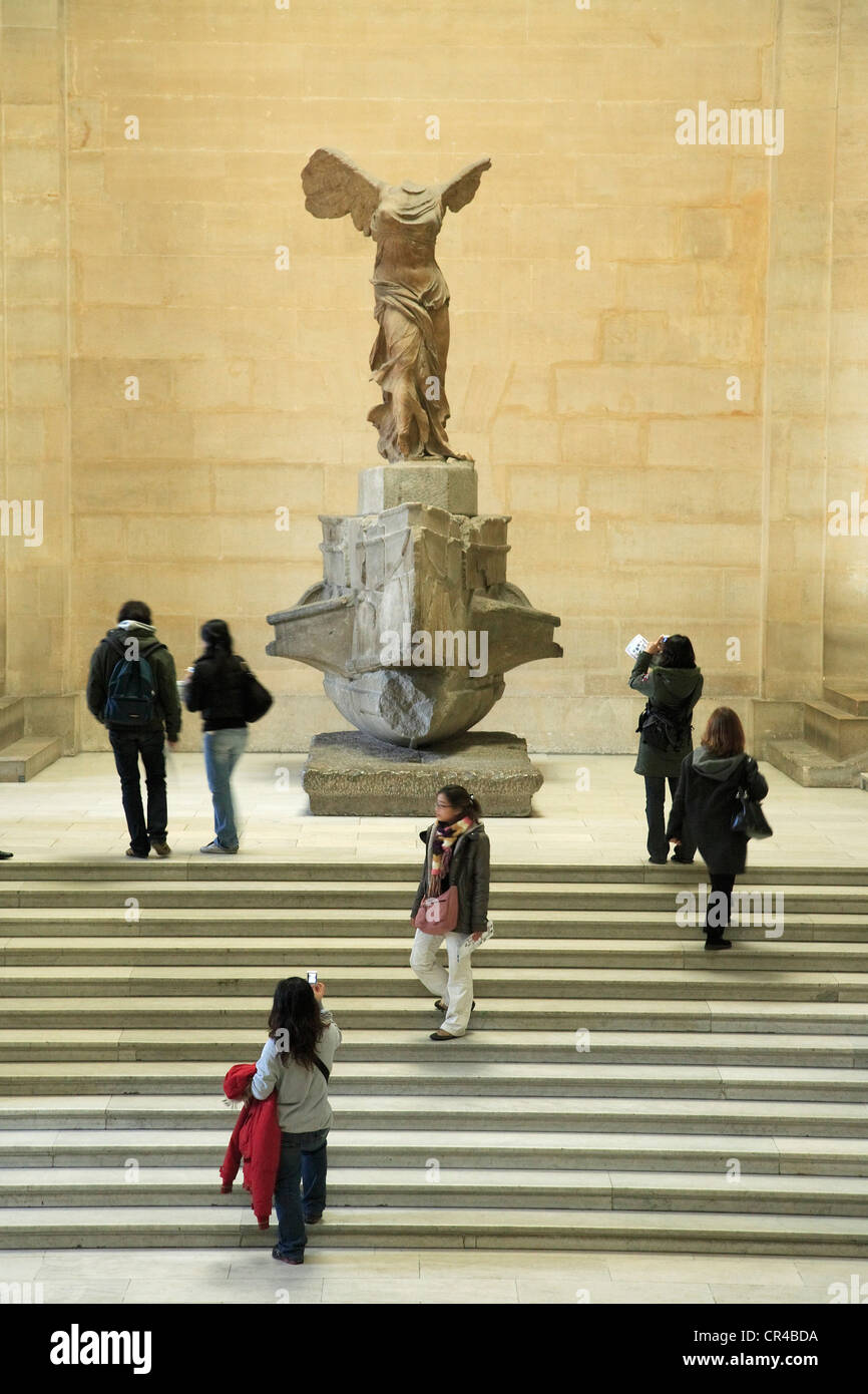 France, Paris, Musée du Louvre, la Victoire de Samothrace de Samothrace ...