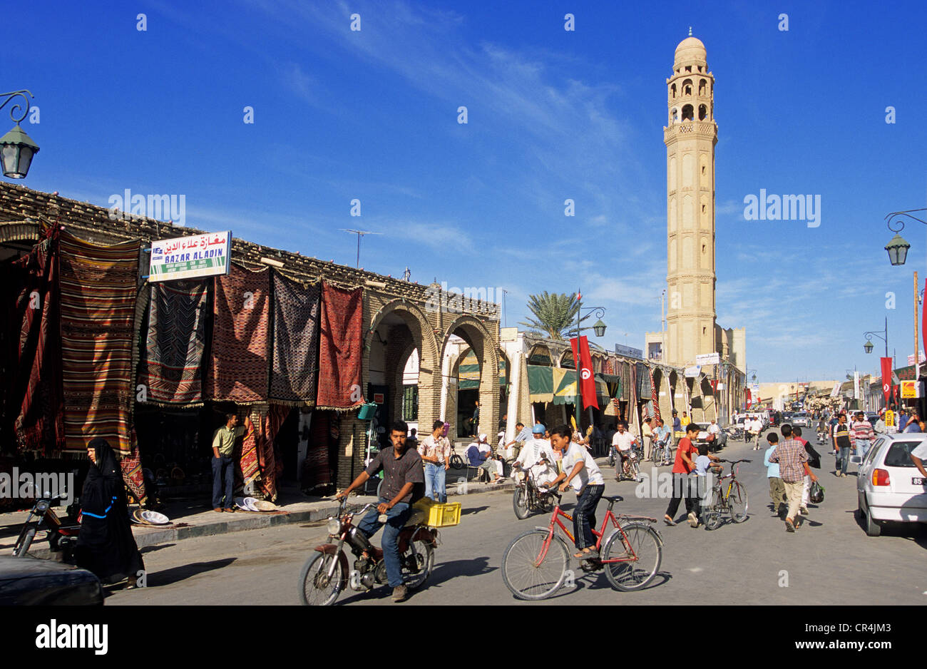 Minaret mosque tozeur tunisia Banque de photographies et d’images à ...