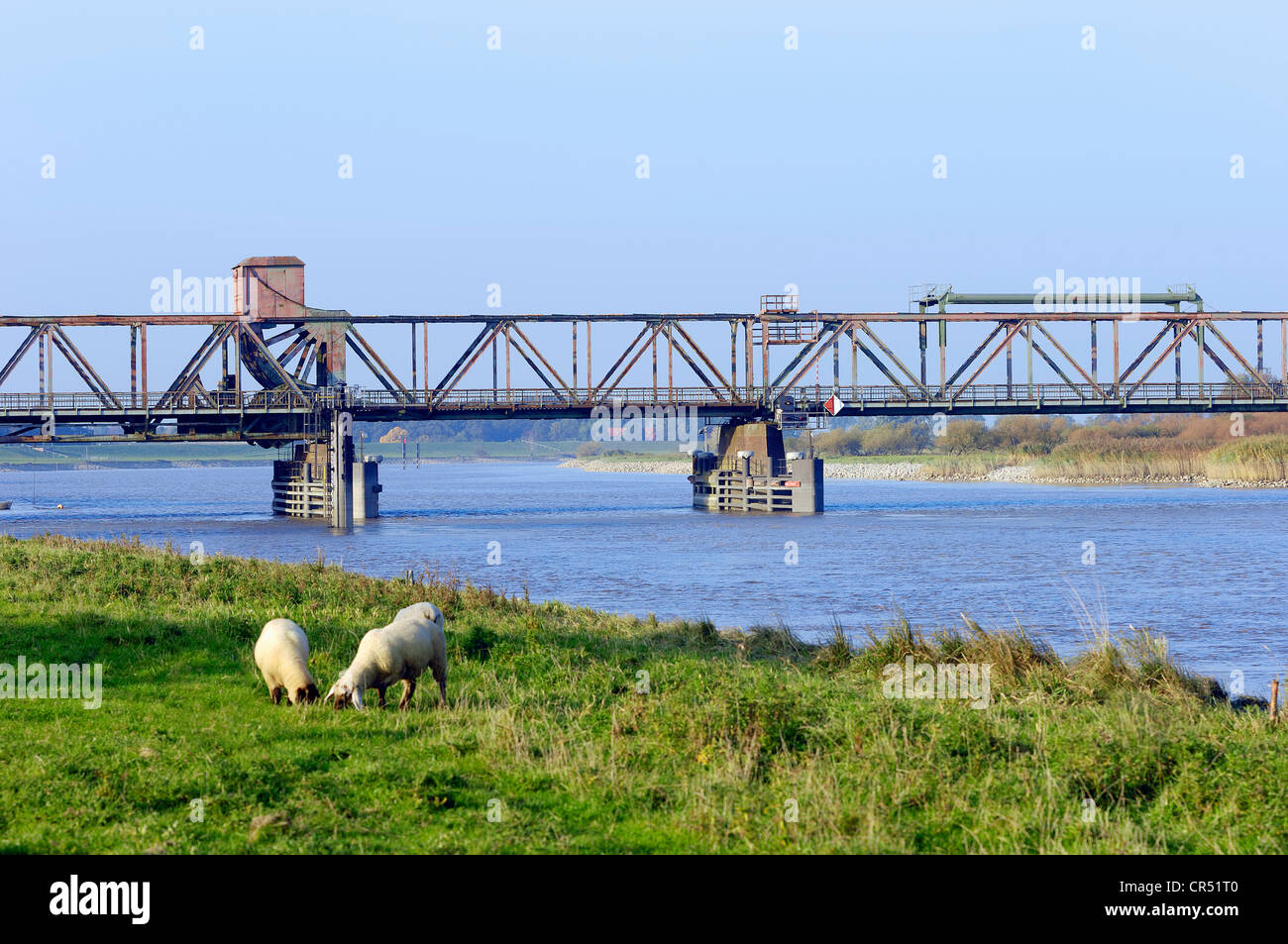 Pont levis ferroviaire Banque de photographies et d’images à haute ...