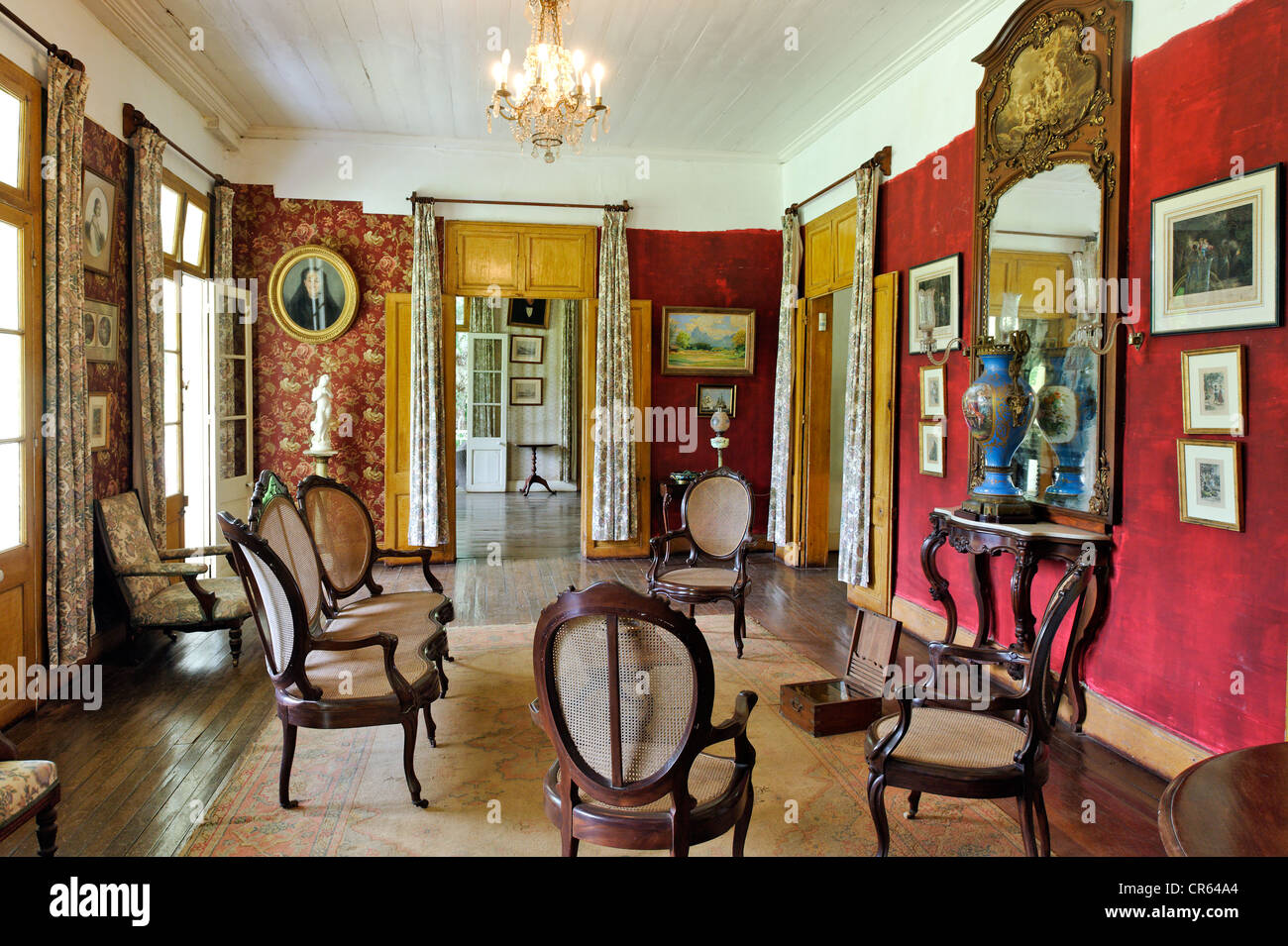 Maison créole Banque de photographies et d’images à haute résolution ...