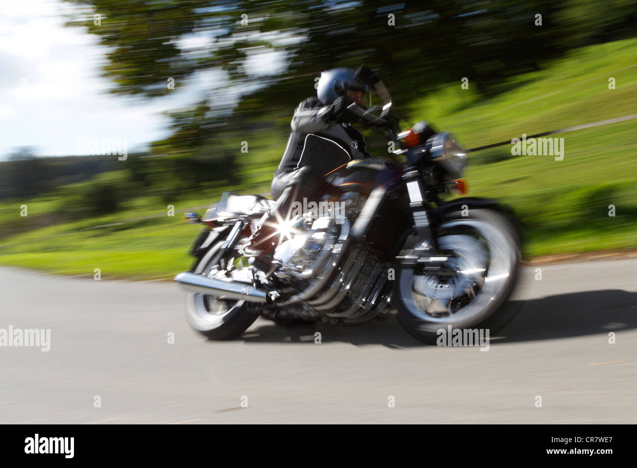 Courbe de moto Banque de photographies et d’images à haute résolution ...