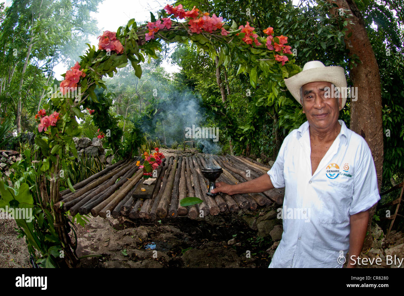 Cenote maya Banque de photographies et d’images à haute résolution - Alamy
