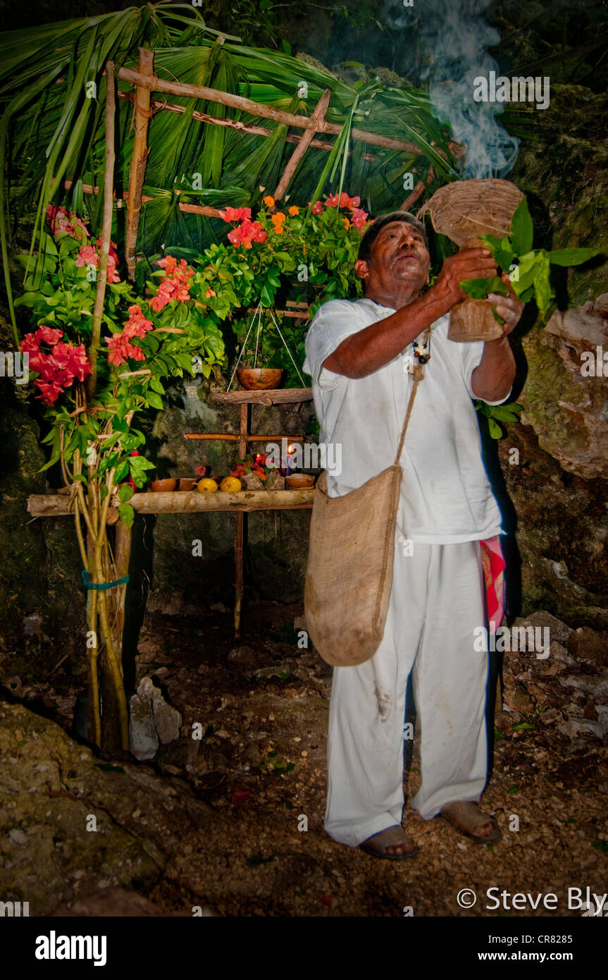 Cenote maya Banque de photographies et d’images à haute résolution - Alamy
