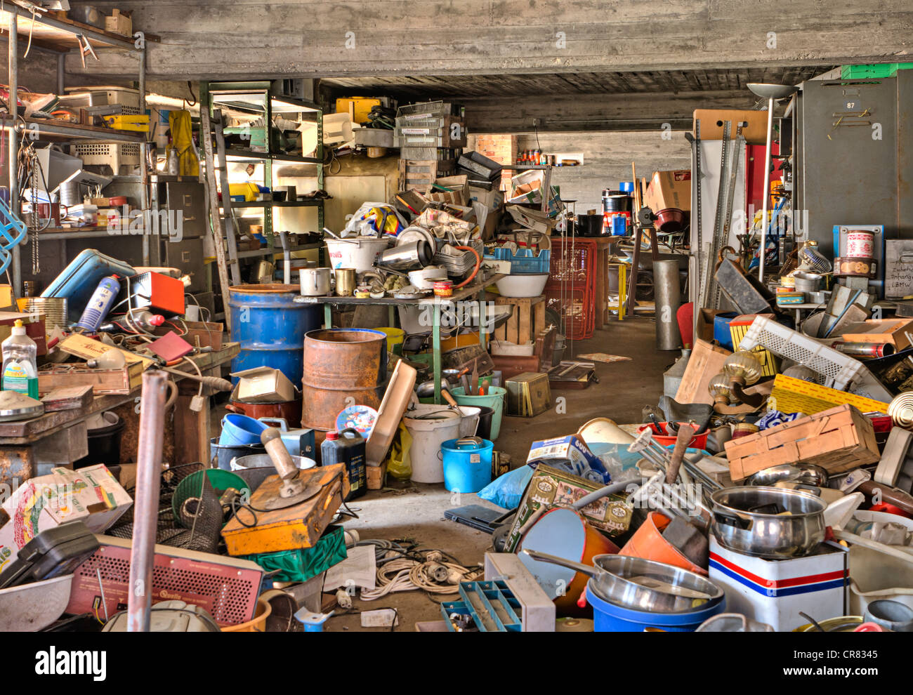 Stockage de fouillis Banque de photographies et d’images à haute ...