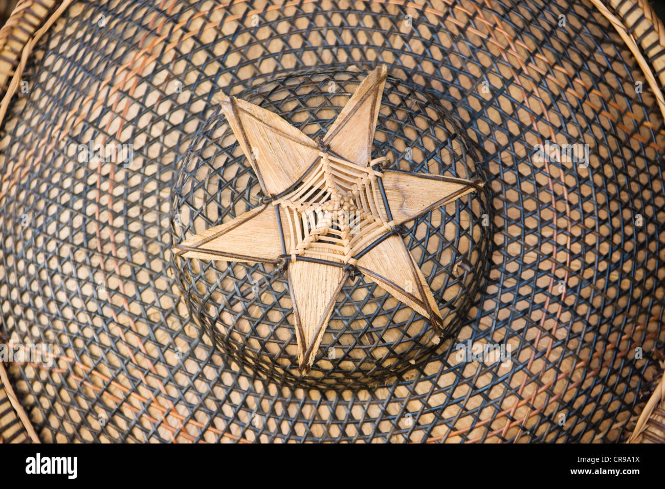 Bamboo hat Banque de photographies et d’images à haute résolution - Alamy