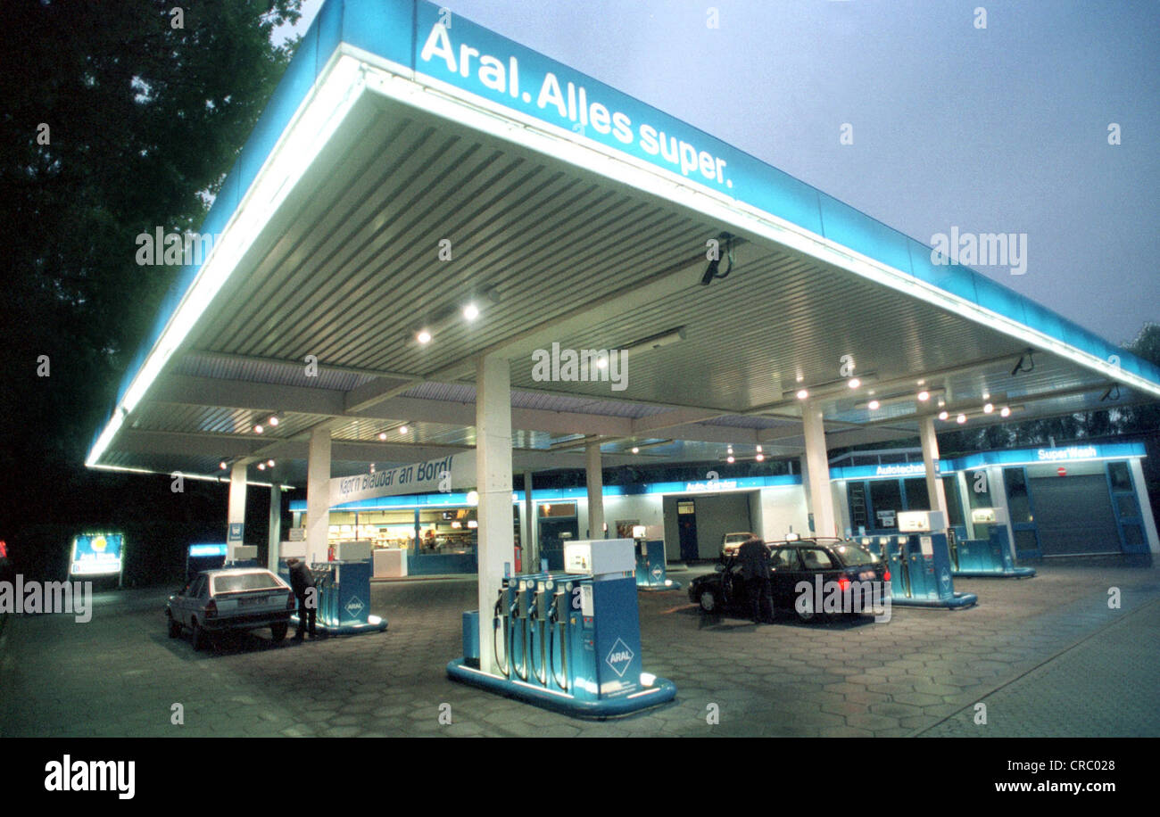 Gas station aral Banque de photographies et d’images à haute résolution ...