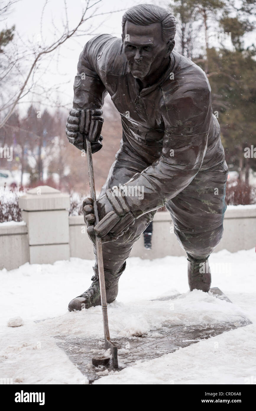 Statue de Maurice Richard à Hull au Québec. Maurice Richard le ...