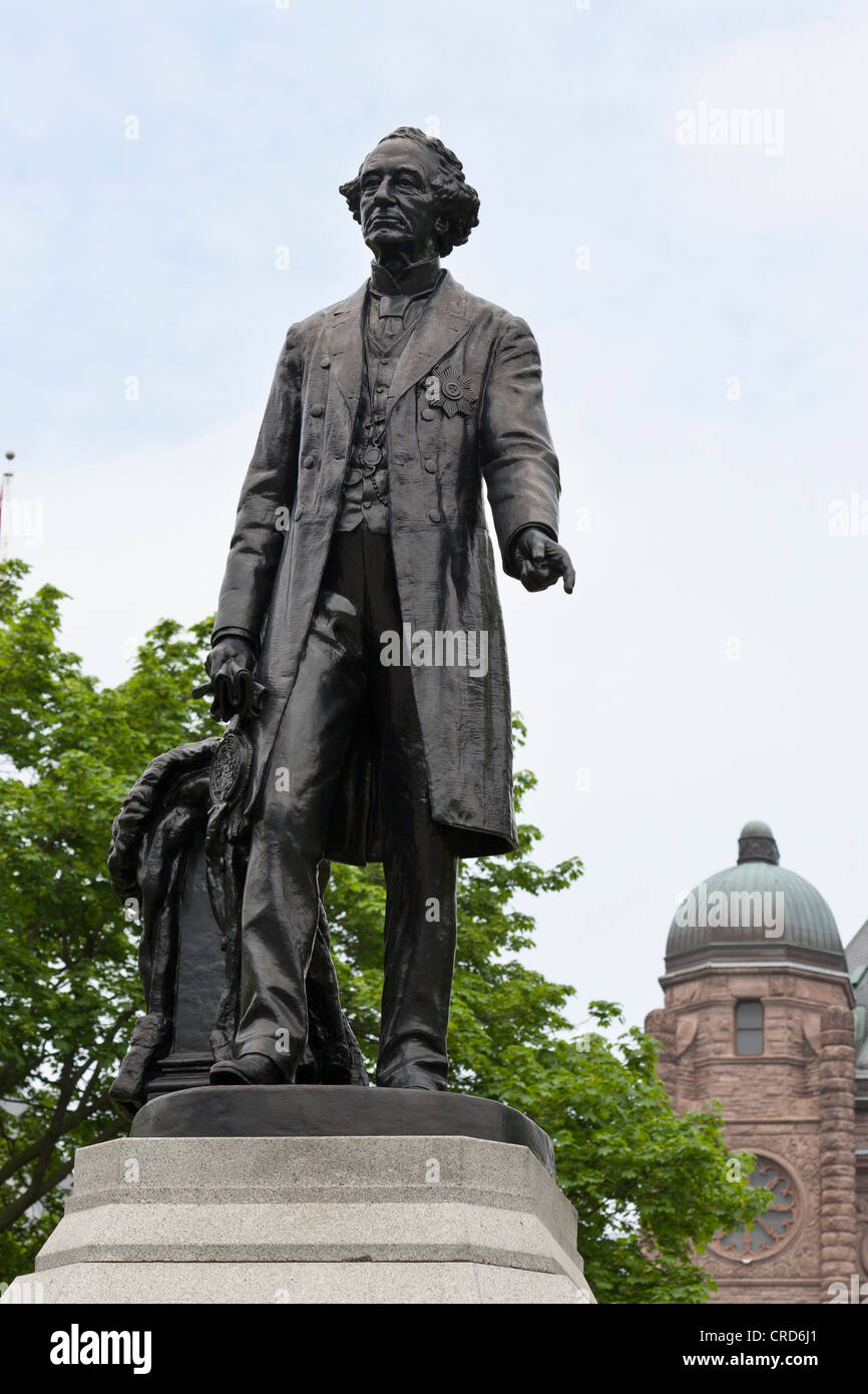 John a macdonald statue Banque de photographies et d’images à haute ...