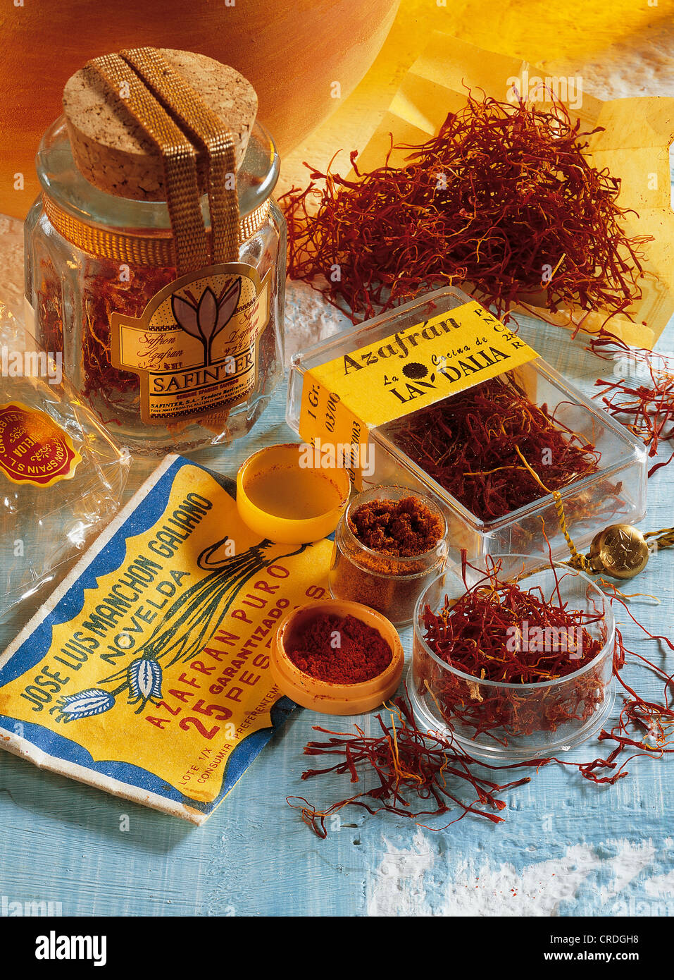 Saffron strands Banque de photographies et d’images à haute résolution ...