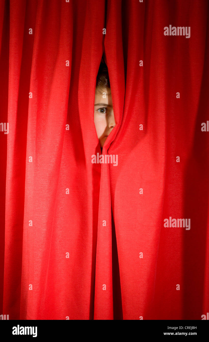 Rideaux rouges Banque de photographies et d’images à haute résolution ...