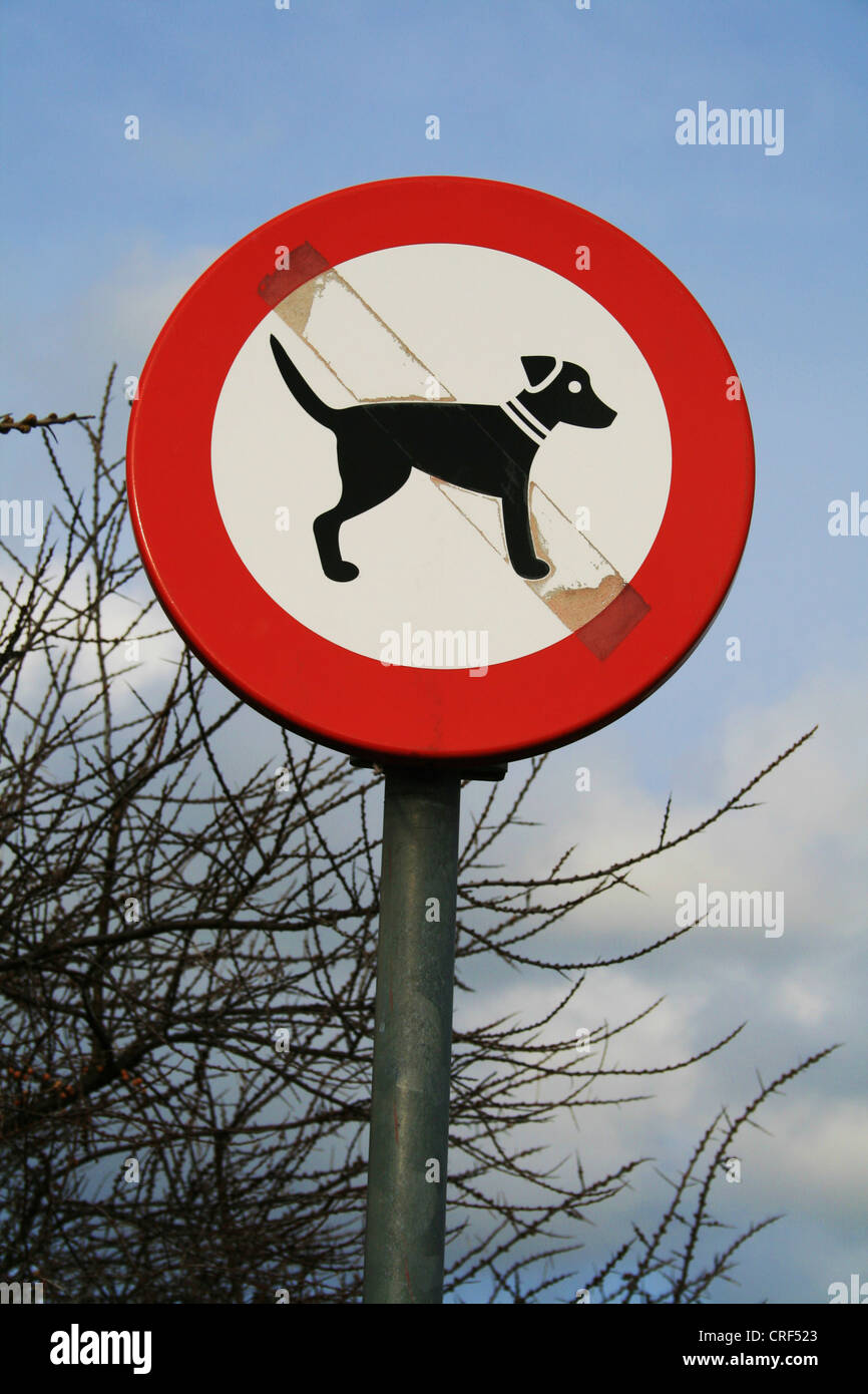 Nombreux poteaux de signalisation Banque de photographies et d’images à ...