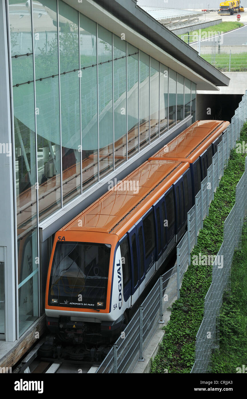 Train CDGVAL Roissy Charles de Gaulle terminal 2 Paris France Photo ...