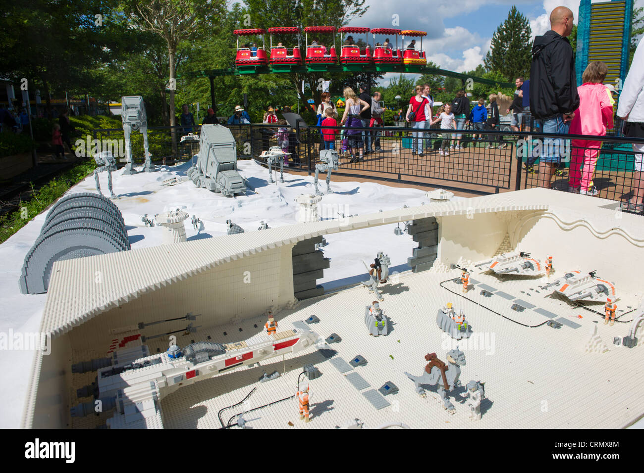En passant le monorail Lego Star Wars diorama, Miniland, Legoland ...