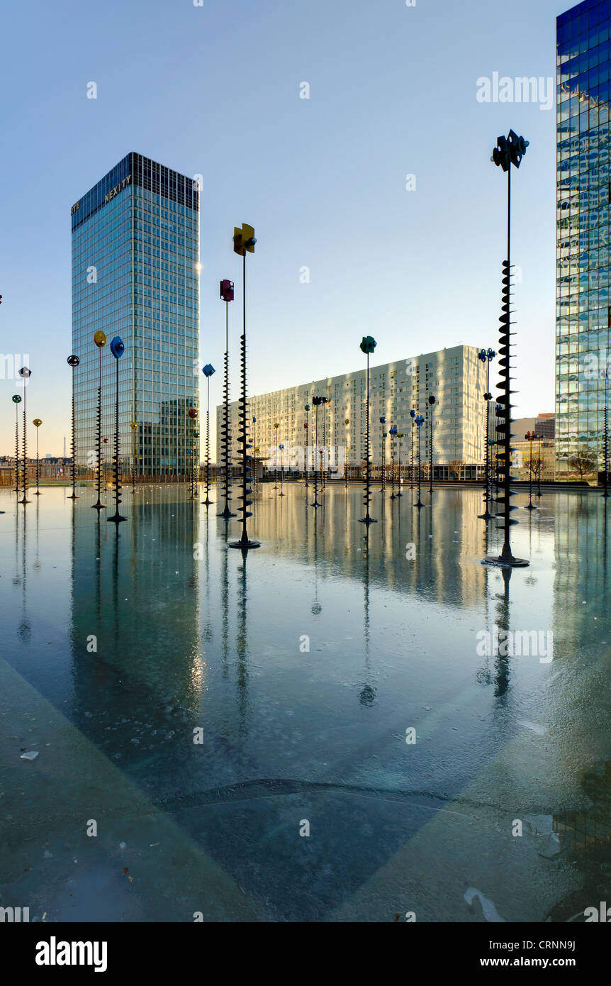Esplanade de la defense Banque de photographies et d’images à haute ...