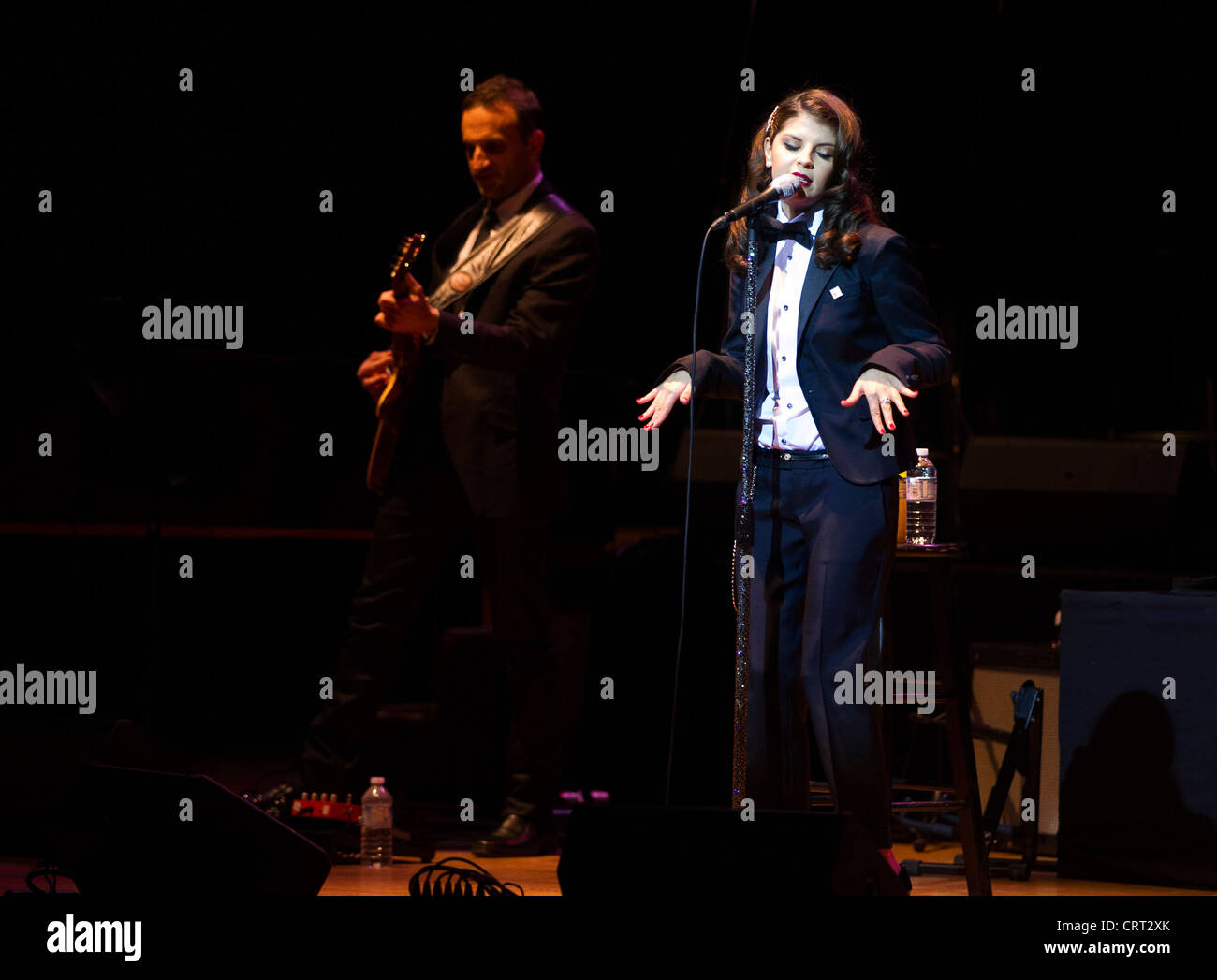 Nikki yanofsky Banque de photographies et d’images à haute résolution ...