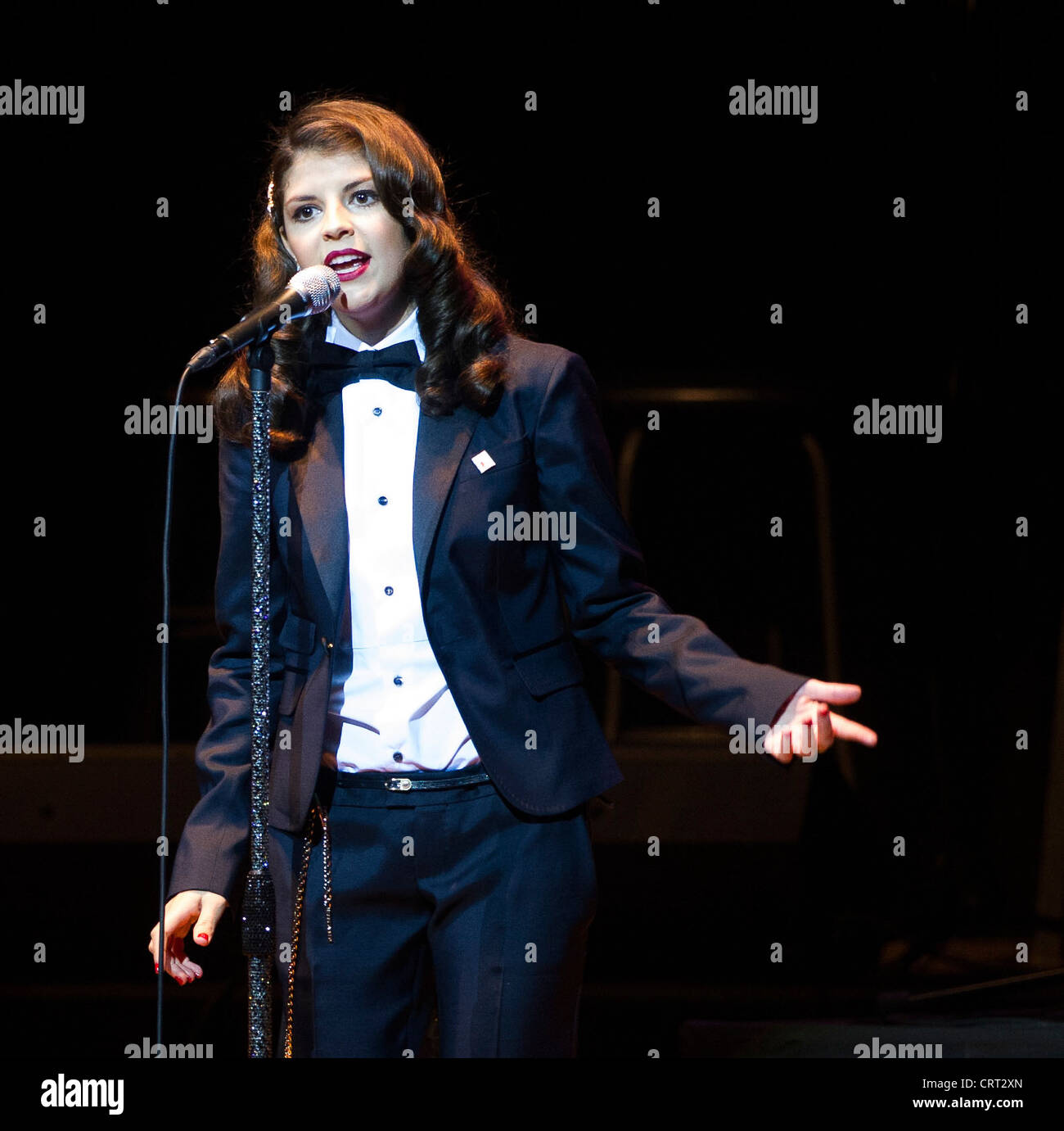 Nikki yanofsky Banque de photographies et d’images à haute résolution ...