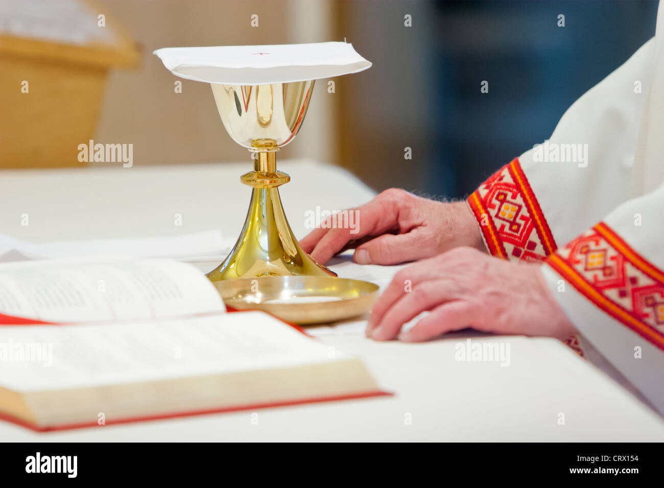 Catholic mass Banque de photographies et d’images à haute résolution ...