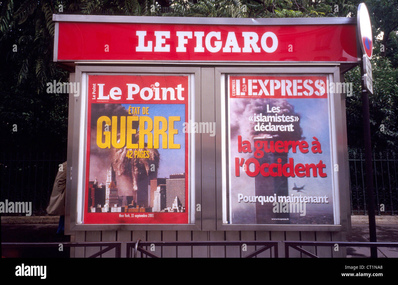 Kiosque journal paris Banque de photographies et d’images à haute ...