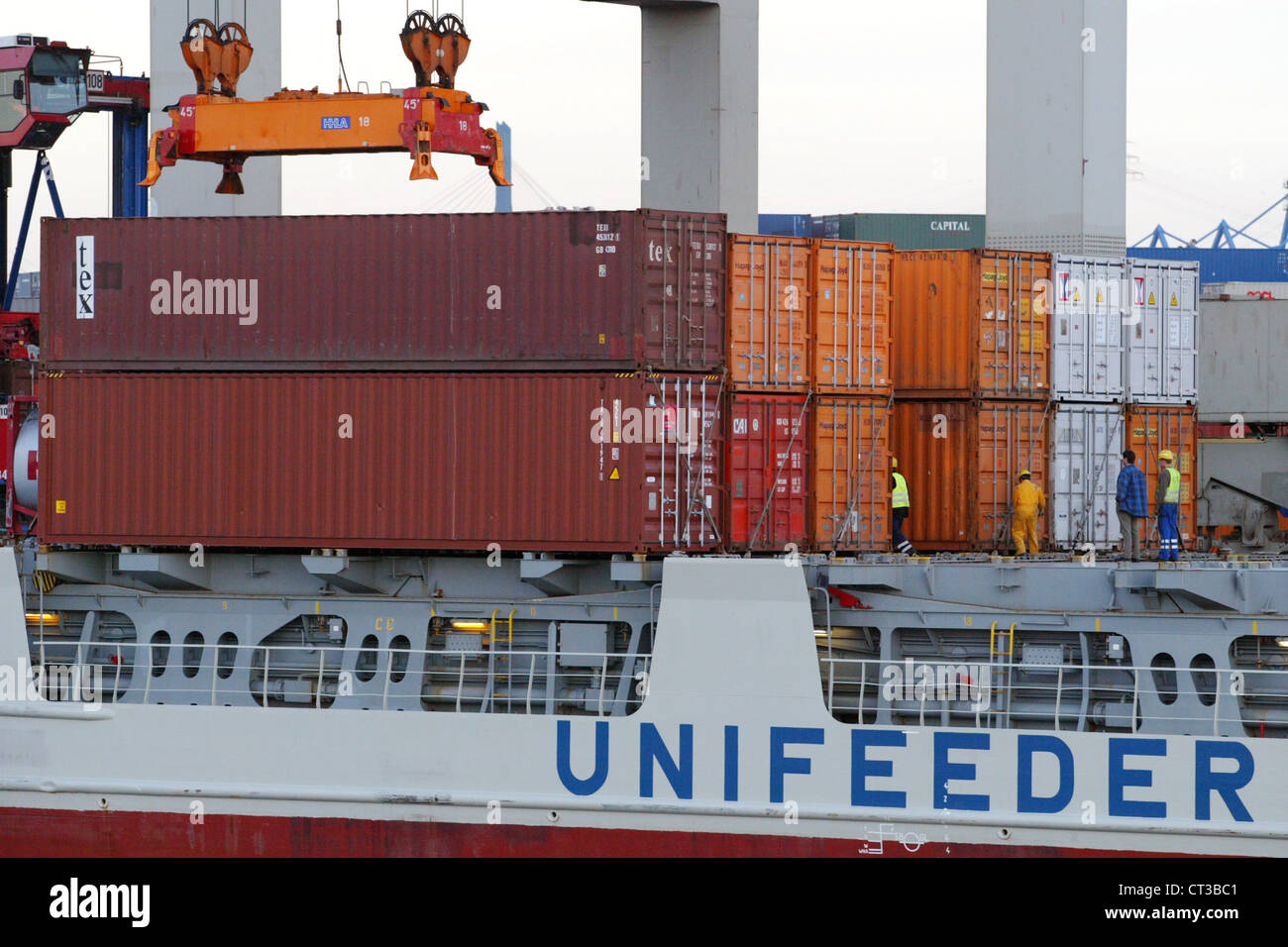 Unifeeder shipping container Banque de photographies et d’images à ...