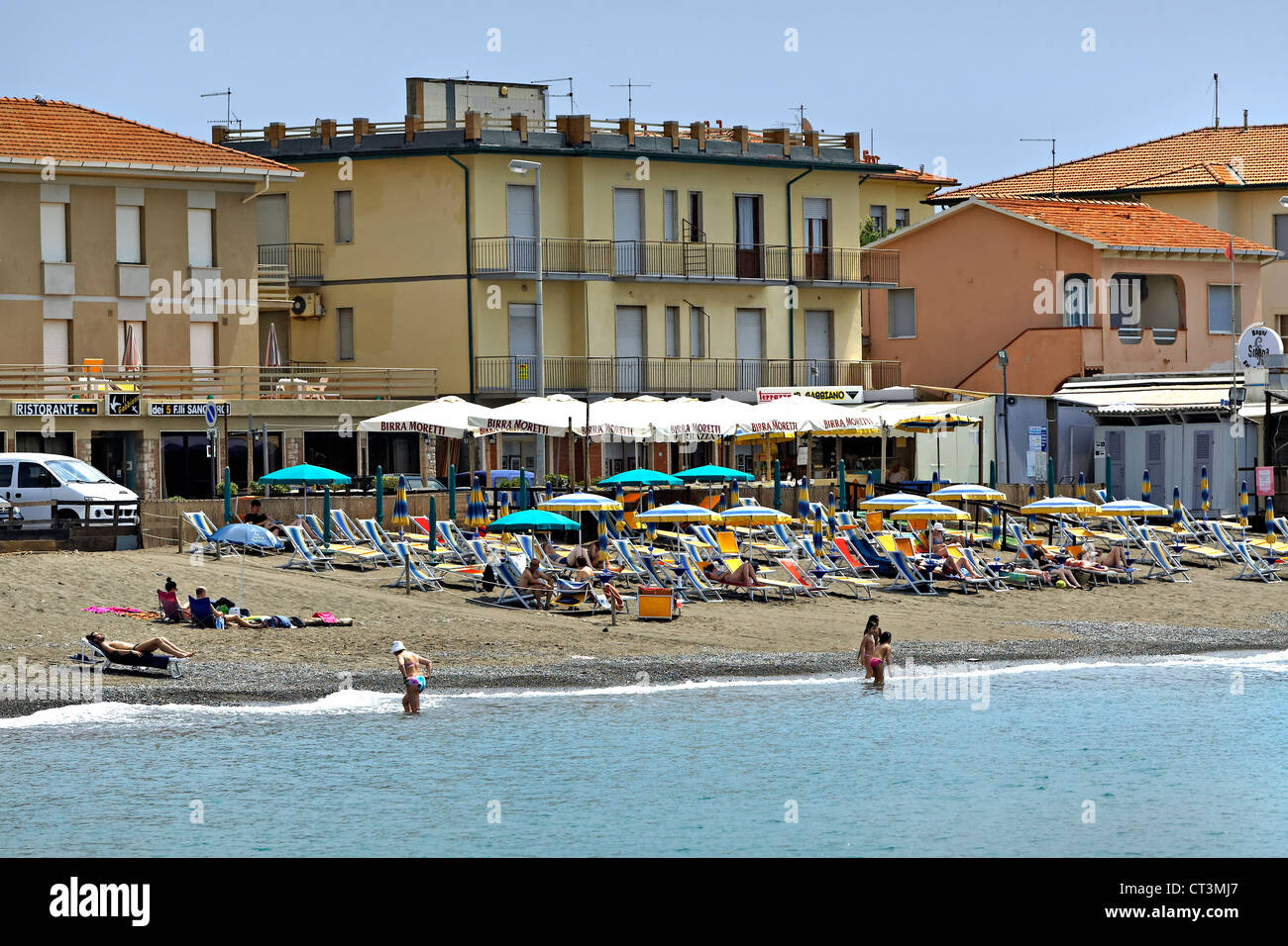 Scène de plage, Cecina Mare,Toscane Italie Photo Stock - Alamy