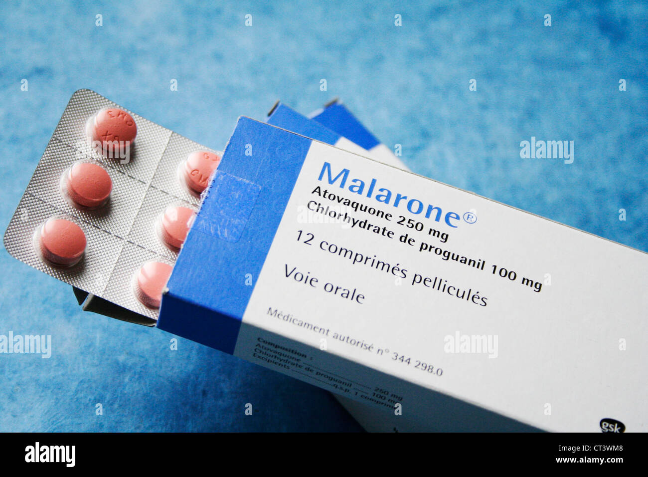 Malarone anti malaria tablets malarone Banque de photographies et d ...
