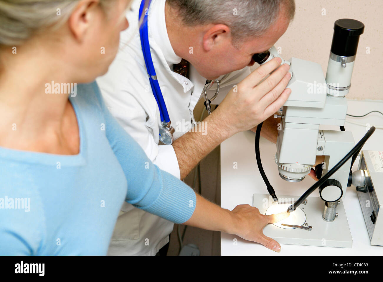 Vaisseaux sanguins capillaires main Banque de photographies et d’images ...