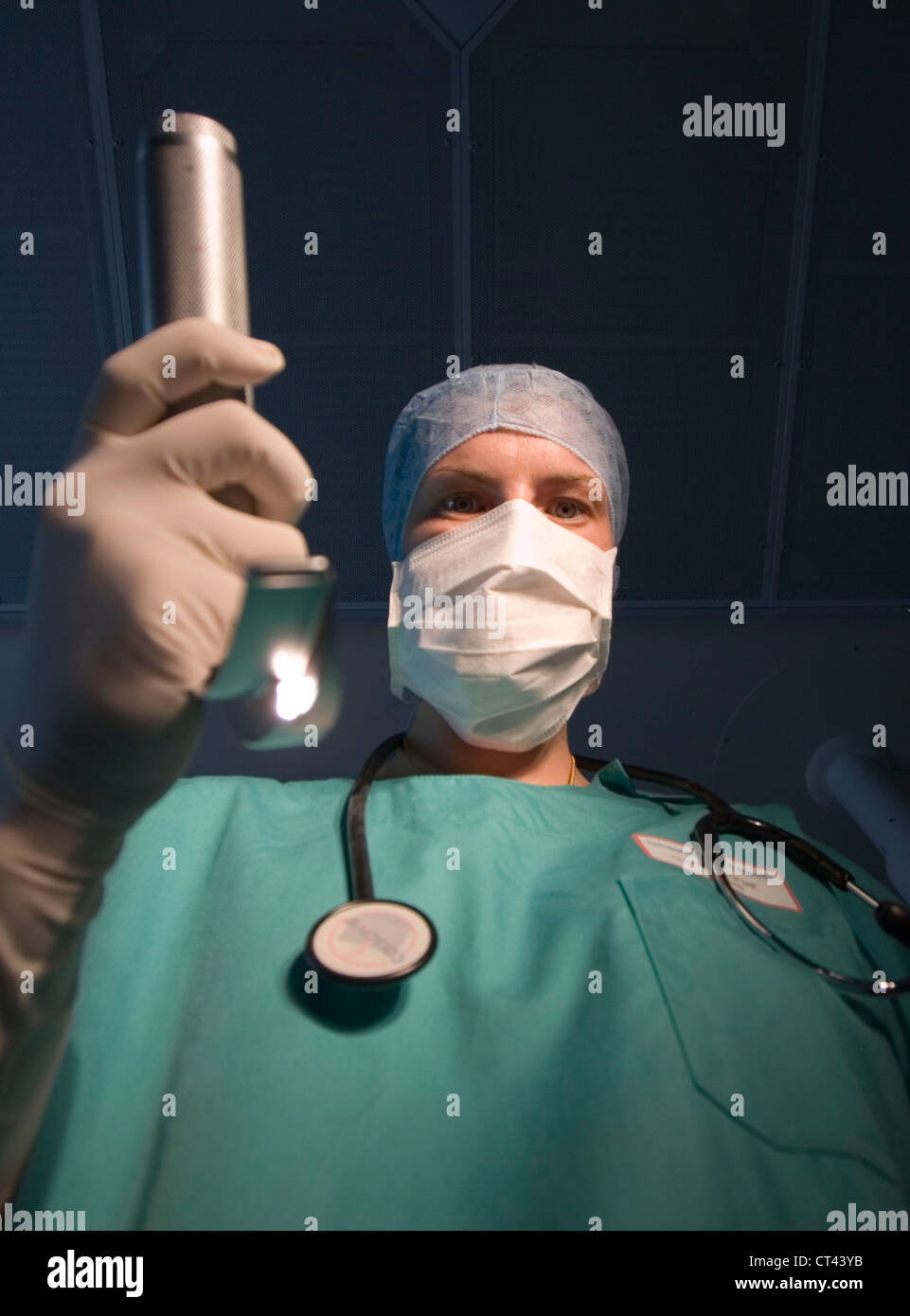 Intubation de la trachée Banque de photographies et d’images à haute ...