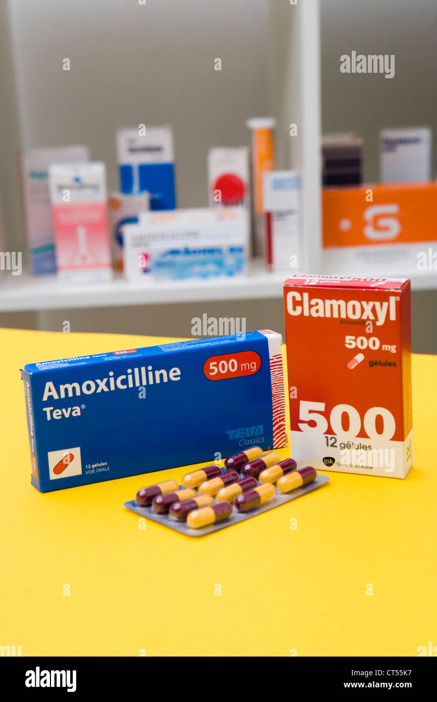 Amoxicillin antibiotics box Banque de photographies et d’images à haute ...