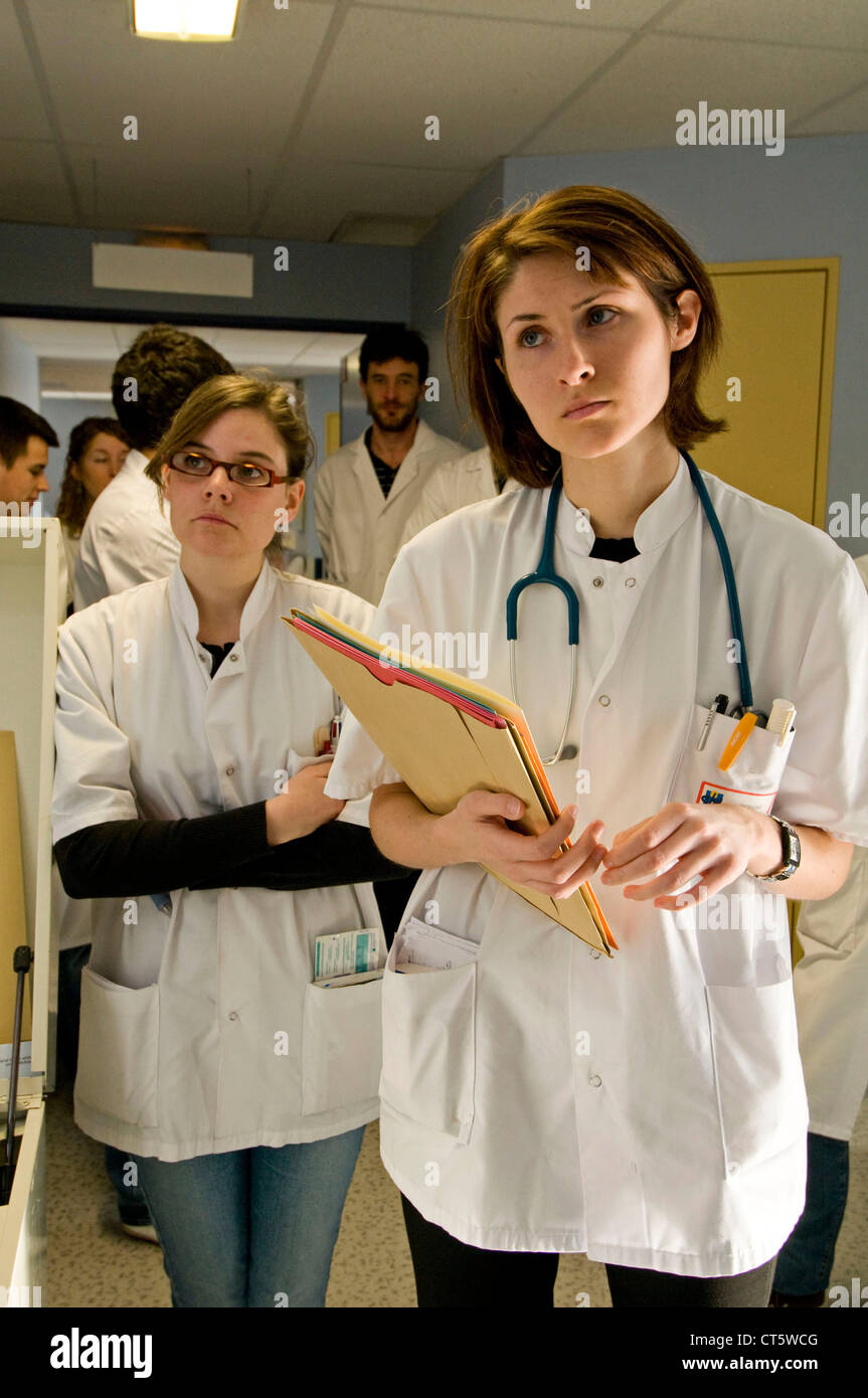 Visite médicale scolaire Banque d'image et photos - Alamy