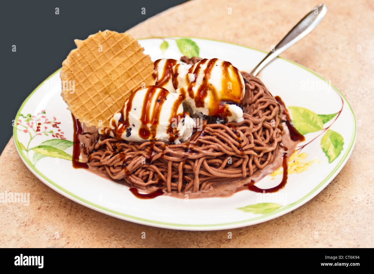 Glace aux spaghettis italiens Banque de photographies et d’images à ...