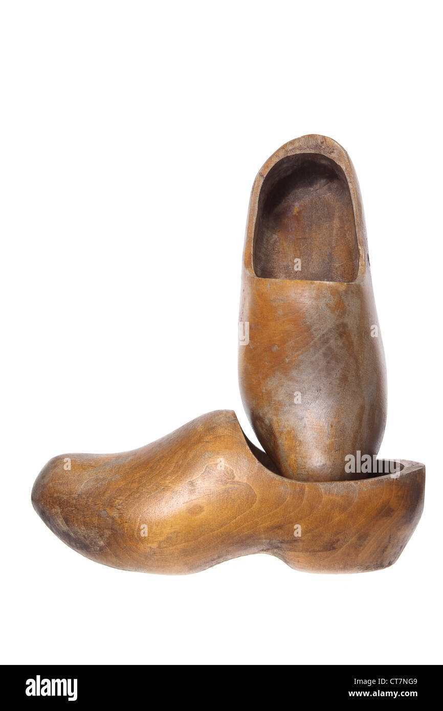 Sabots anciens en bois Banque d'images détourées - Alamy