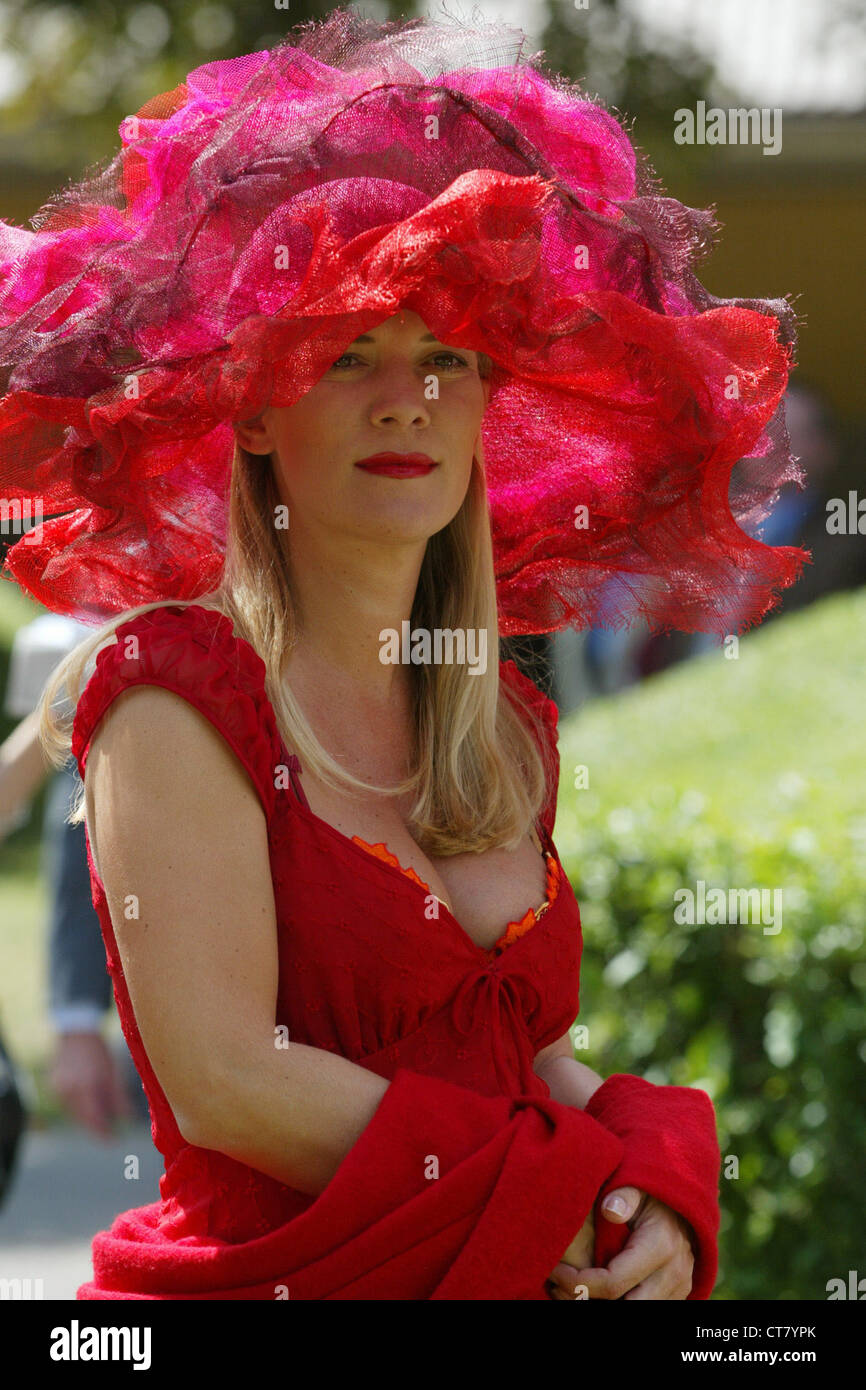 Iffezheim, l'actrice Jessica Stockmann en mode portrait Photo Stock - Alamy