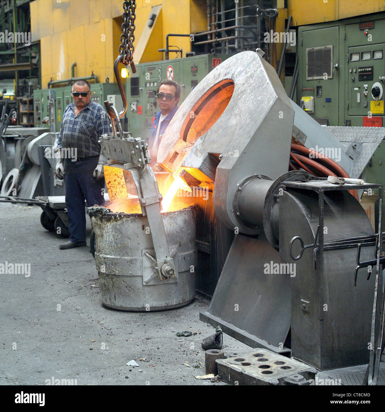Steel foundry Banque de photographies et d’images à haute résolution ...